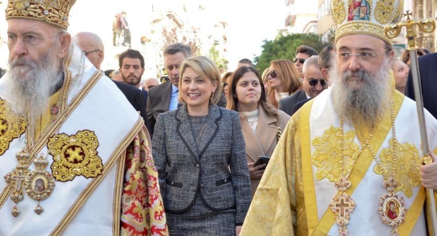 Εντονη φημολογία: Η Χριστίνα θα ψηφίσει υπέρ του γάμου ομόφυλων ...